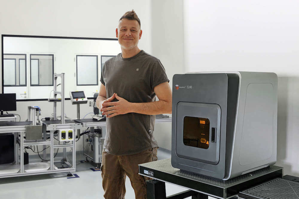Boston Micro Fabrication dévoile une série d'imprimantes 3D hybrides de ...