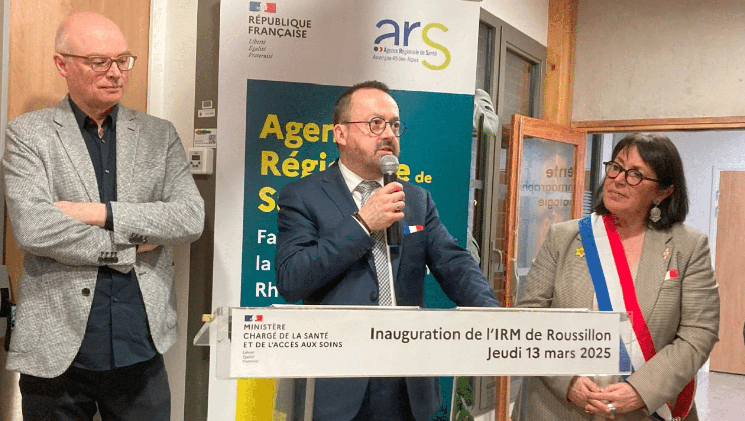 Yannick Neuder inaugure un centre d'imagerie de pointe à Roussillon